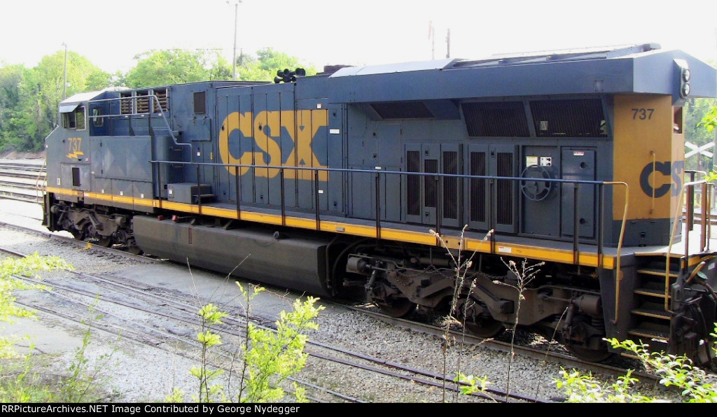 CSX 737 ES44AH